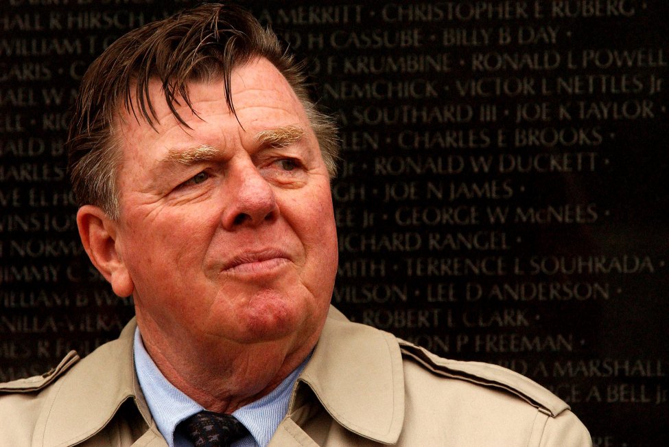 Joseph Galloway, chronicler and champion of soldiers in Vietnam, dies ...